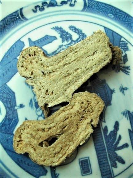 Rhizoma Atractylodis Macrocephalae / Largehead atractylodes rhizome / 白朮